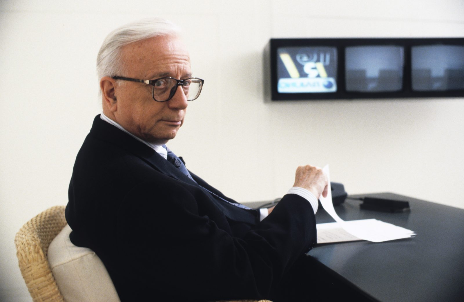 In questi tempi senza speranza avremmo ancora bisogno di Enzo Biagi ...